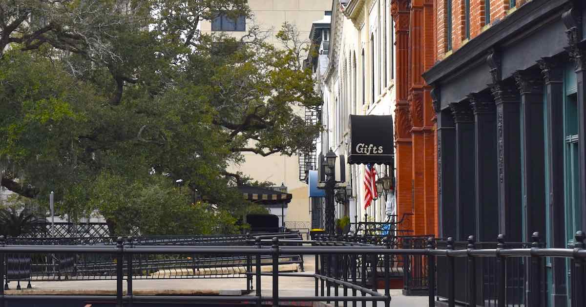 Shopping On Factors Walk, Savannah, GA